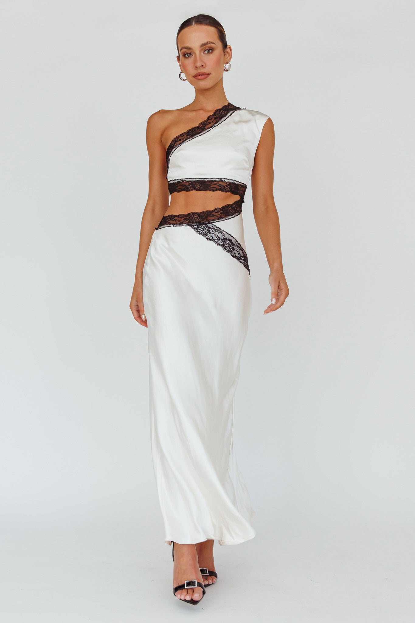 Shop the Mahli One-Shoulder Maxi Dress Champagne | Selfie Leslie
