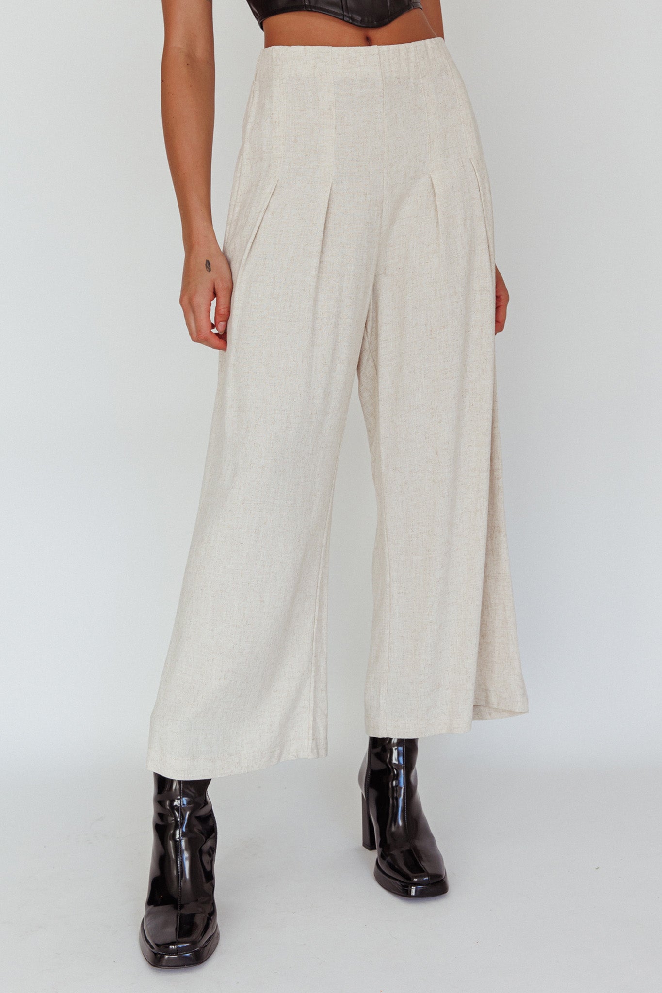 Shop the Backstage Pleated Wide Leg Pants Oat | Selfie Leslie