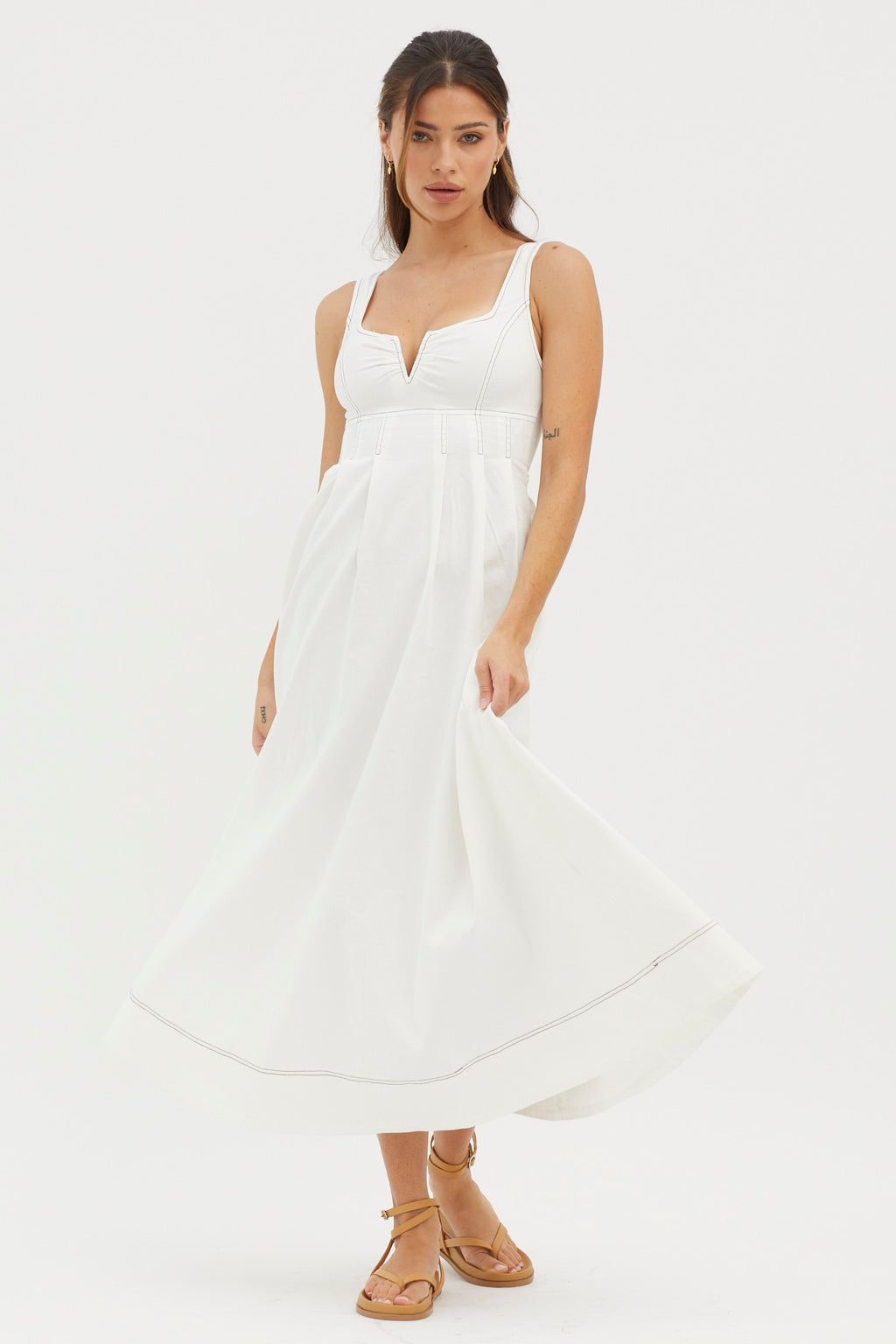 Isadore V-Bust Midi Dress White | Selfie Leslie